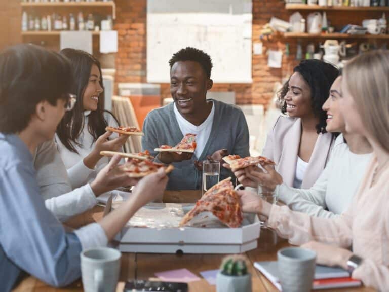 20 Lunch Activities That Make for Fun Team Building