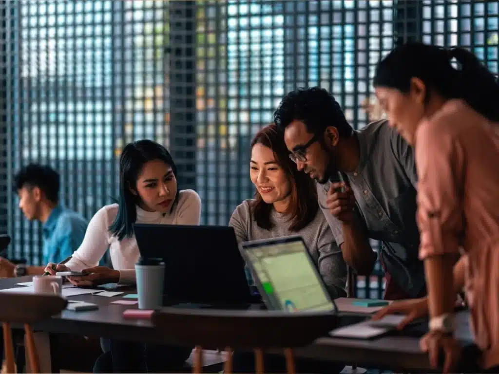 5 Team Building Questions That Inspire Creative Discussion